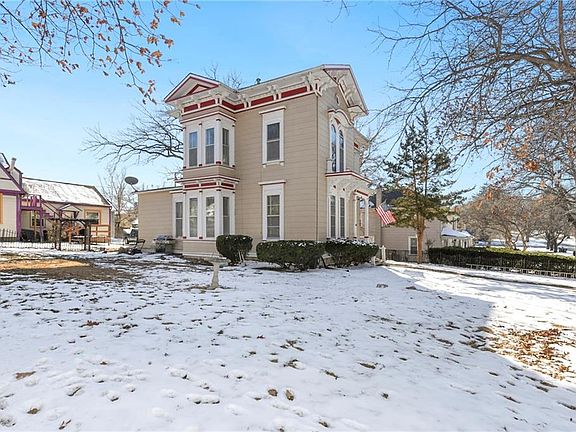 303 Arch St, Leavenworth, KS 66048 | MLS #2531436 | Zillow