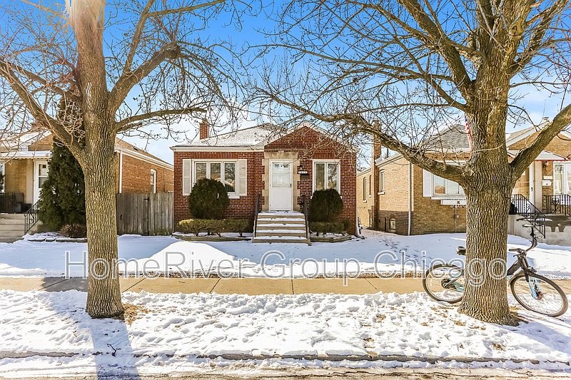 5423 W 63rd Pl, Chicago, IL 60638 | Zillow