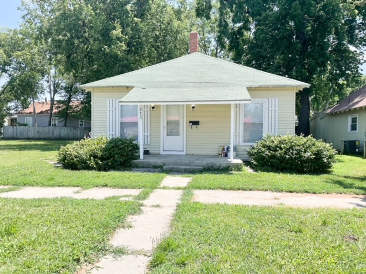 213 W 10th St, Junction City, KS 66441 | Zillow