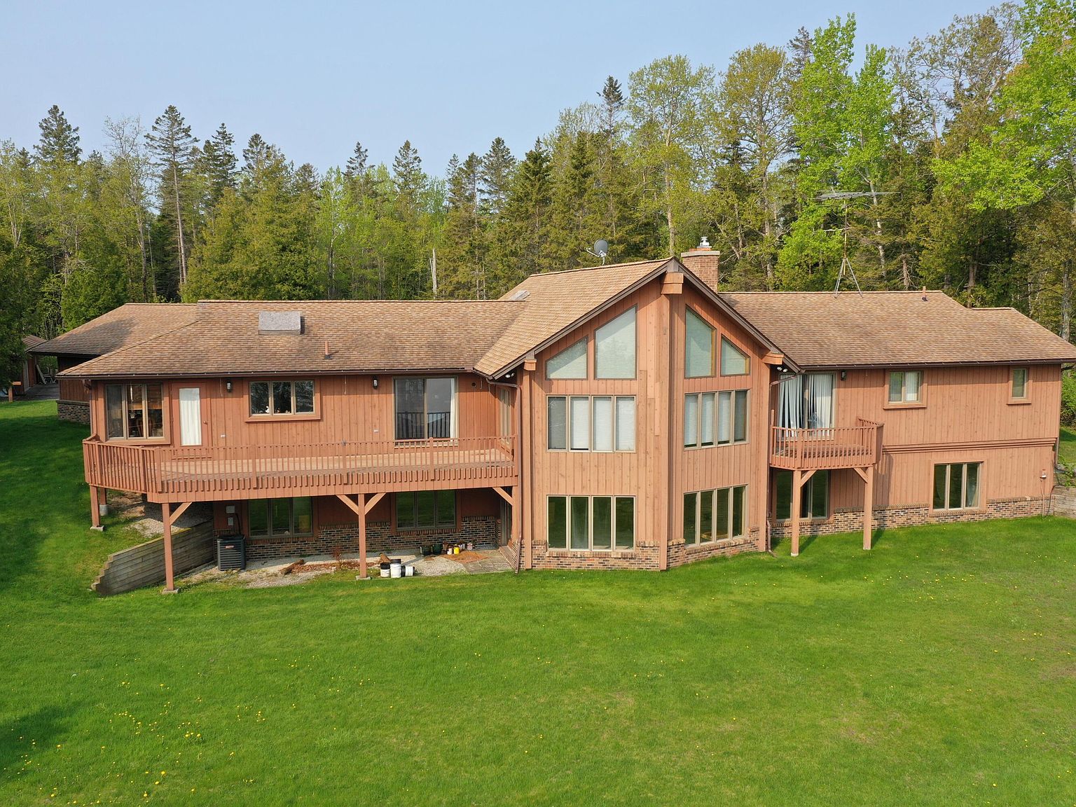 2489 S Crooked Tree Ln, Cedarville, MI 49719 | Zillow