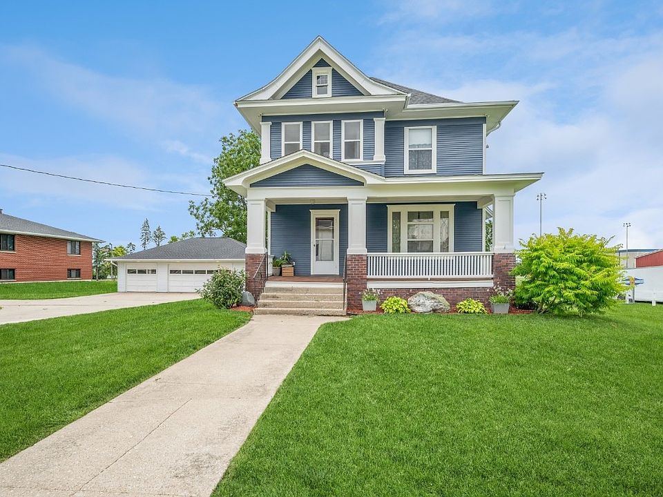 401 4th Ave, Van Horne, IA 52346 | MLS #2405019 | Zillow