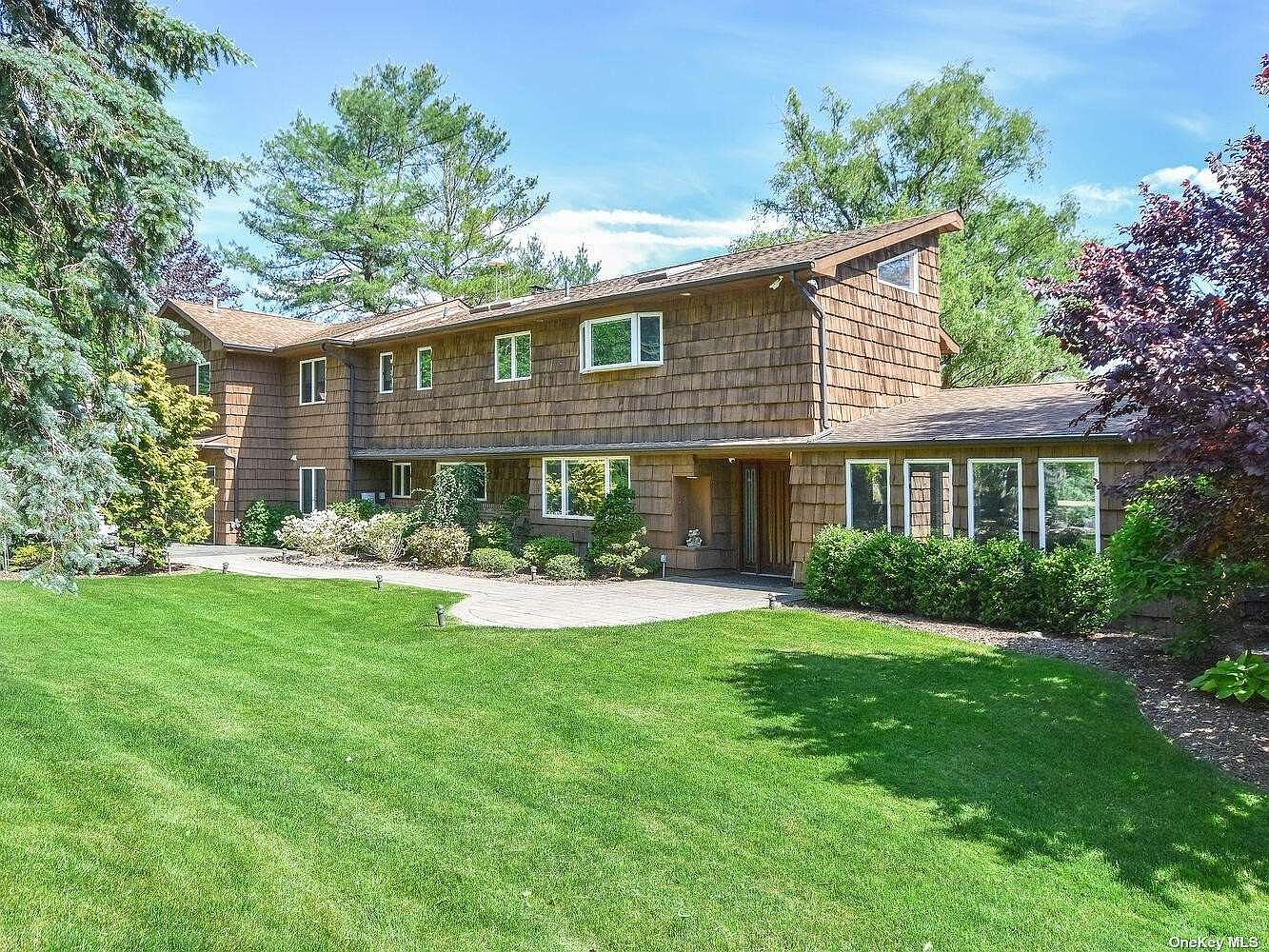 4 Cedar Grove Lane, Huntington, NY 11743 | Zillow