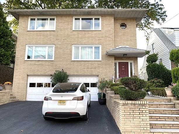 315 Roff Ave FLOOR 2, Palisades Park, NJ 07650 | Zillow