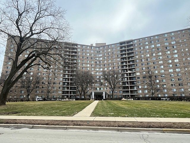 7141 N Kedzie Ave APT 812, Chicago, IL 60645 | Zillow