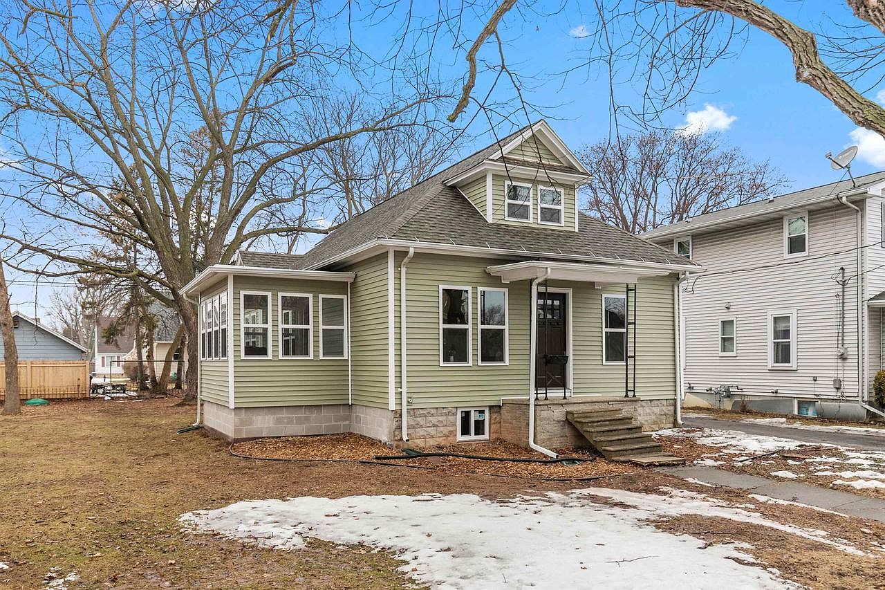 517 OAK STREET, Neenah, WI 54956 | Zillow