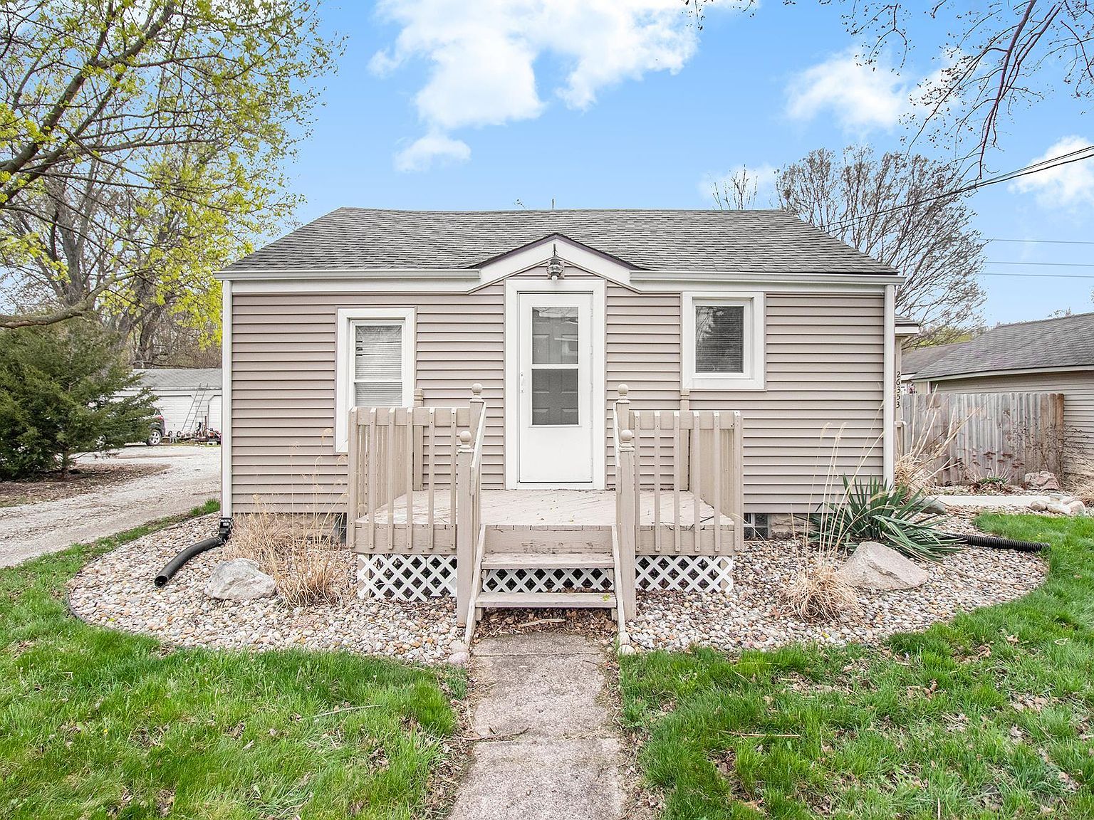 26353 Edison Rd, South Bend, IN 46628 | Zillow