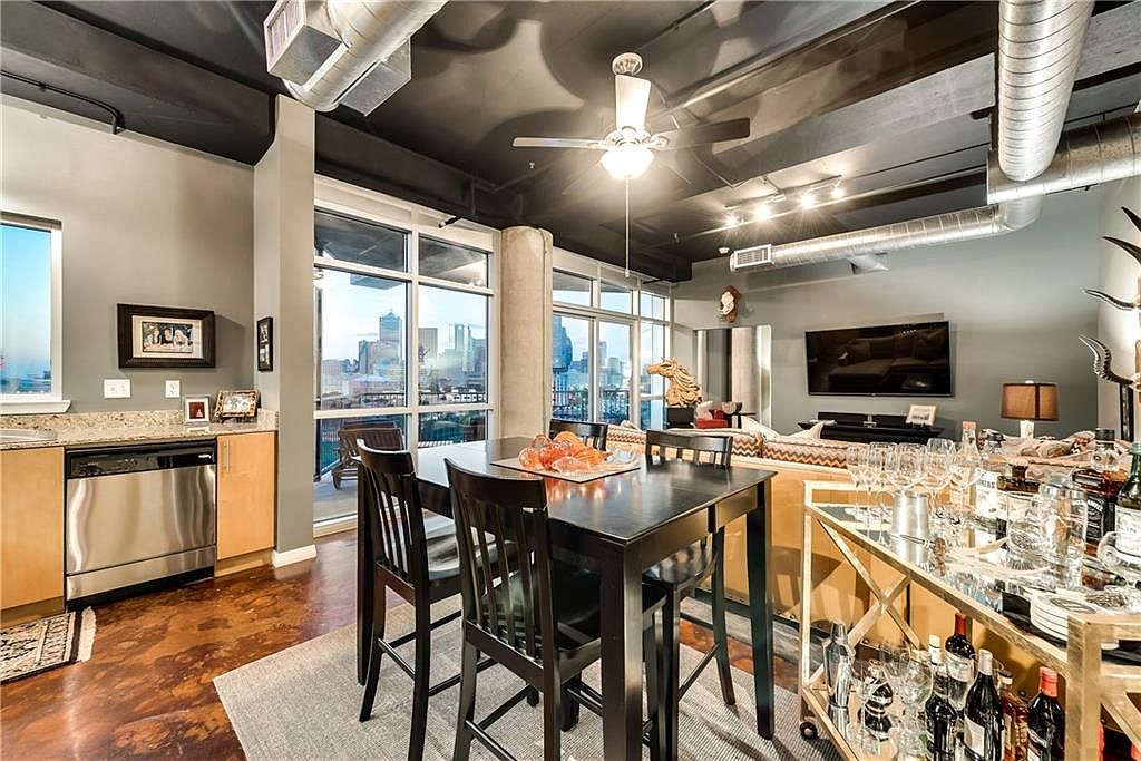 1001 Belleview St #806, Dallas, TX 75215 | Zillow