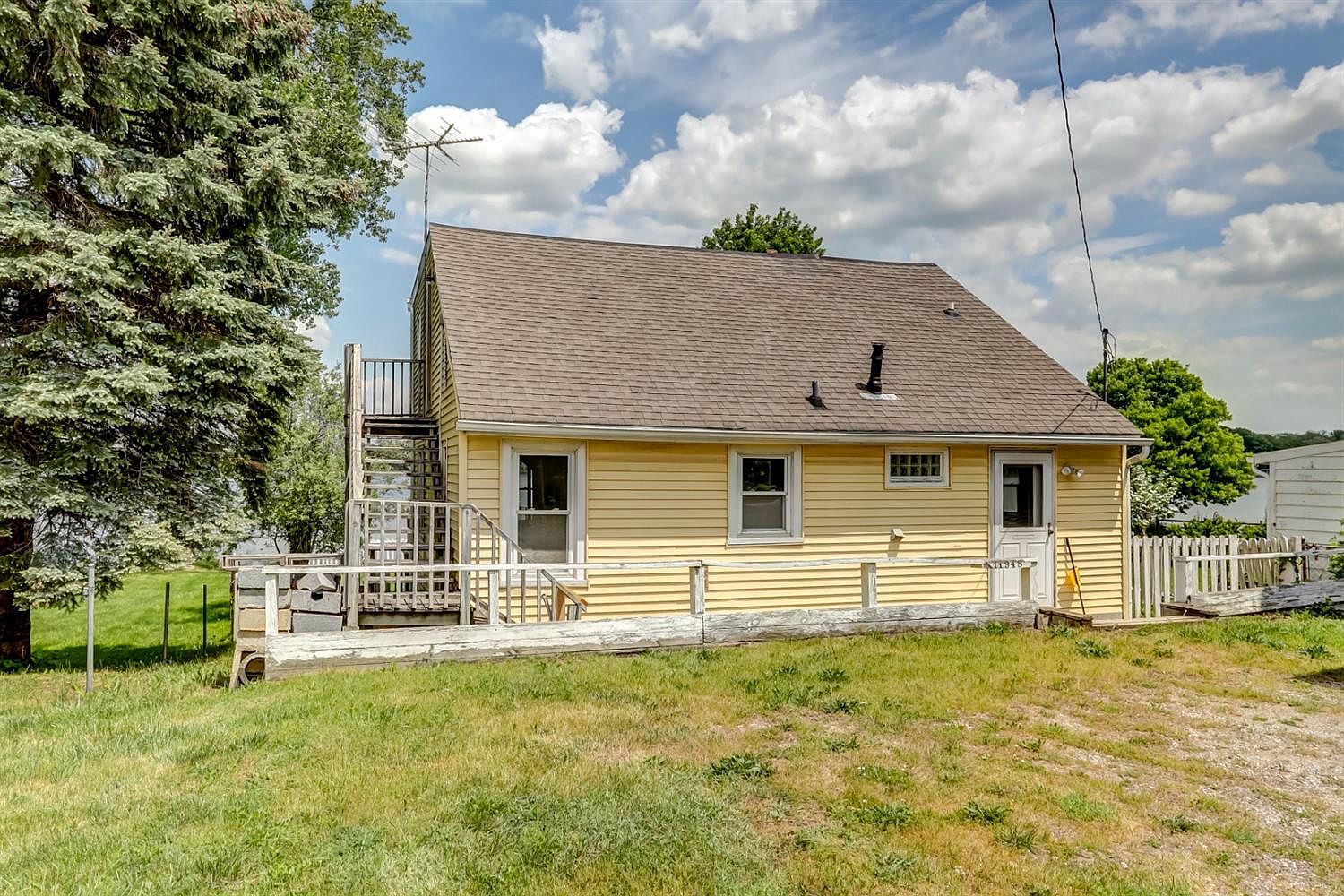 11948 Elmdale Dr, Manchester, MI 48158 | Zillow