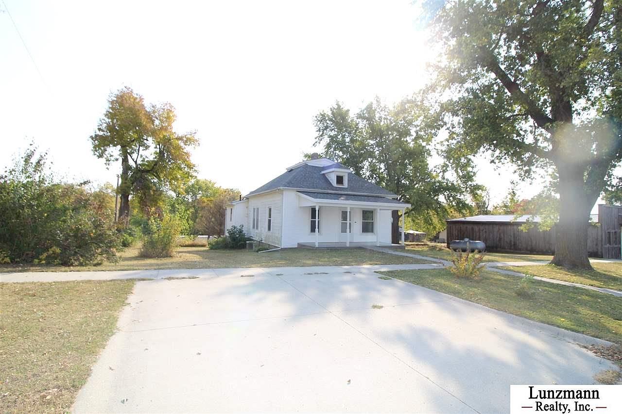104 N Main St, Stella, NE 68442 | Zillow