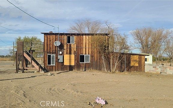 4283-4285 Smoke Tree Rd, Phelan, CA 92371 | MLS #HD25042782 | Zillow