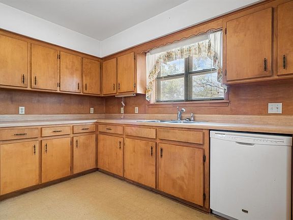 200 Shattles Rd, Mineral Wells, TX 76067 | Zillow