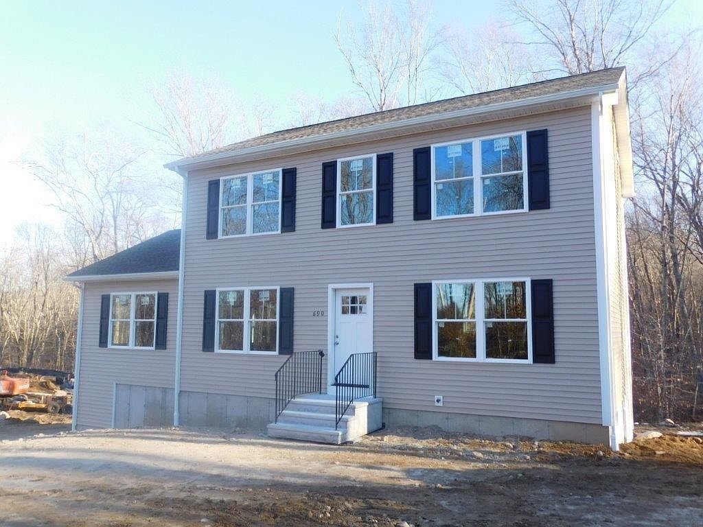 690 Main St, Hope Valley, RI 02832 | Zillow