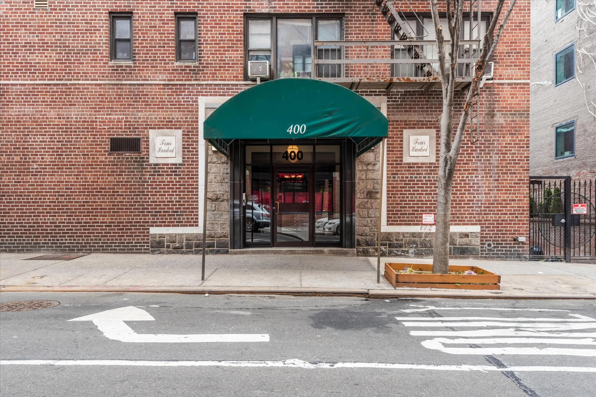 400 West 58th Street #5G in Hell's Kitchen, Manhattan | StreetEasy