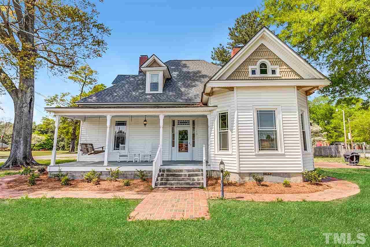 106 W North Railroad St, Four Oaks, NC 27524 | Zillow