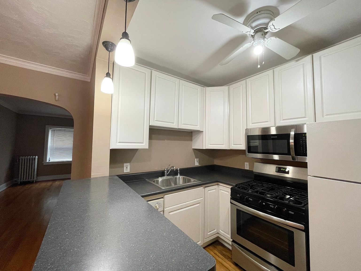 210 Emanuel Cleaver Blvd #1E, Kansas City, MO 64112 | Zillow
