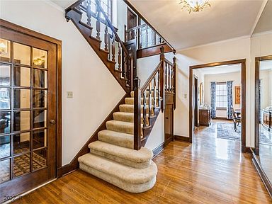 4220 Foster Dr, Des Moines, IA 50312 | Zillow