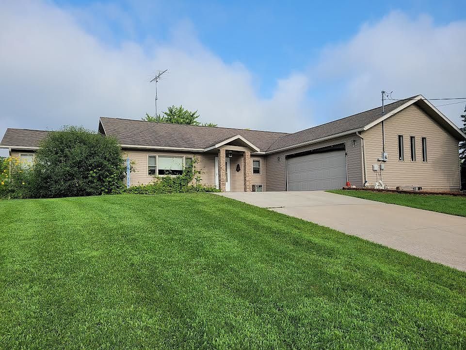 620 Lennon Ln, Gladwin, MI 48624 | MLS #50116784 | Zillow