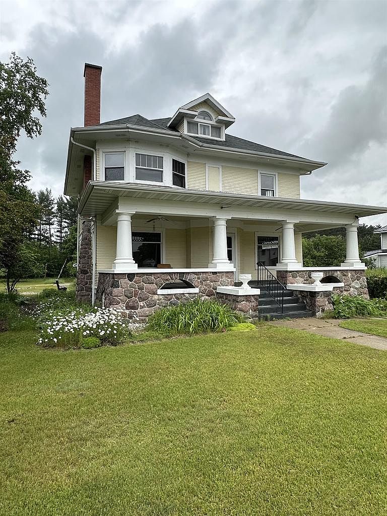 733 DEPOT STREET, Manawa, WI 54949 | MLS #22402216 | Zillow