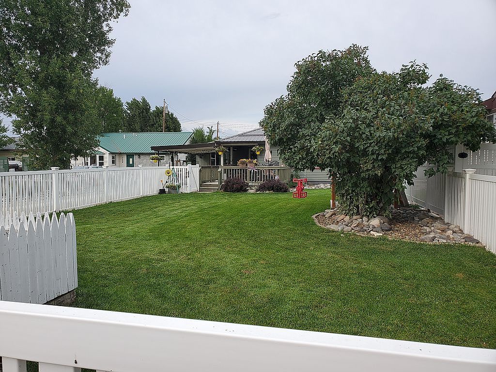 308 Clay St, Glendive, MT 59330 | Zillow