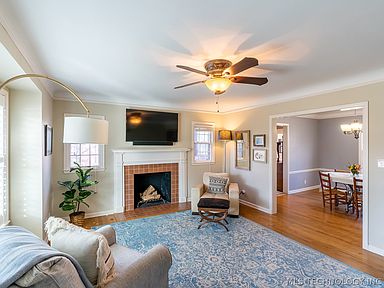 2621 E 18th St, Tulsa, OK 74104 | Zillow