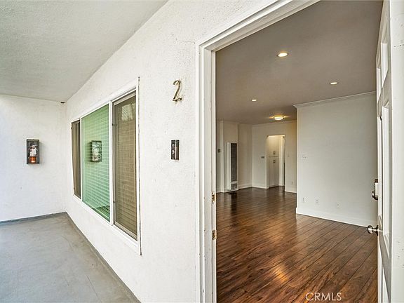 2431 3rd St APT 2, Santa Monica, CA 90405 | MLS #SR25050377 | Zillow