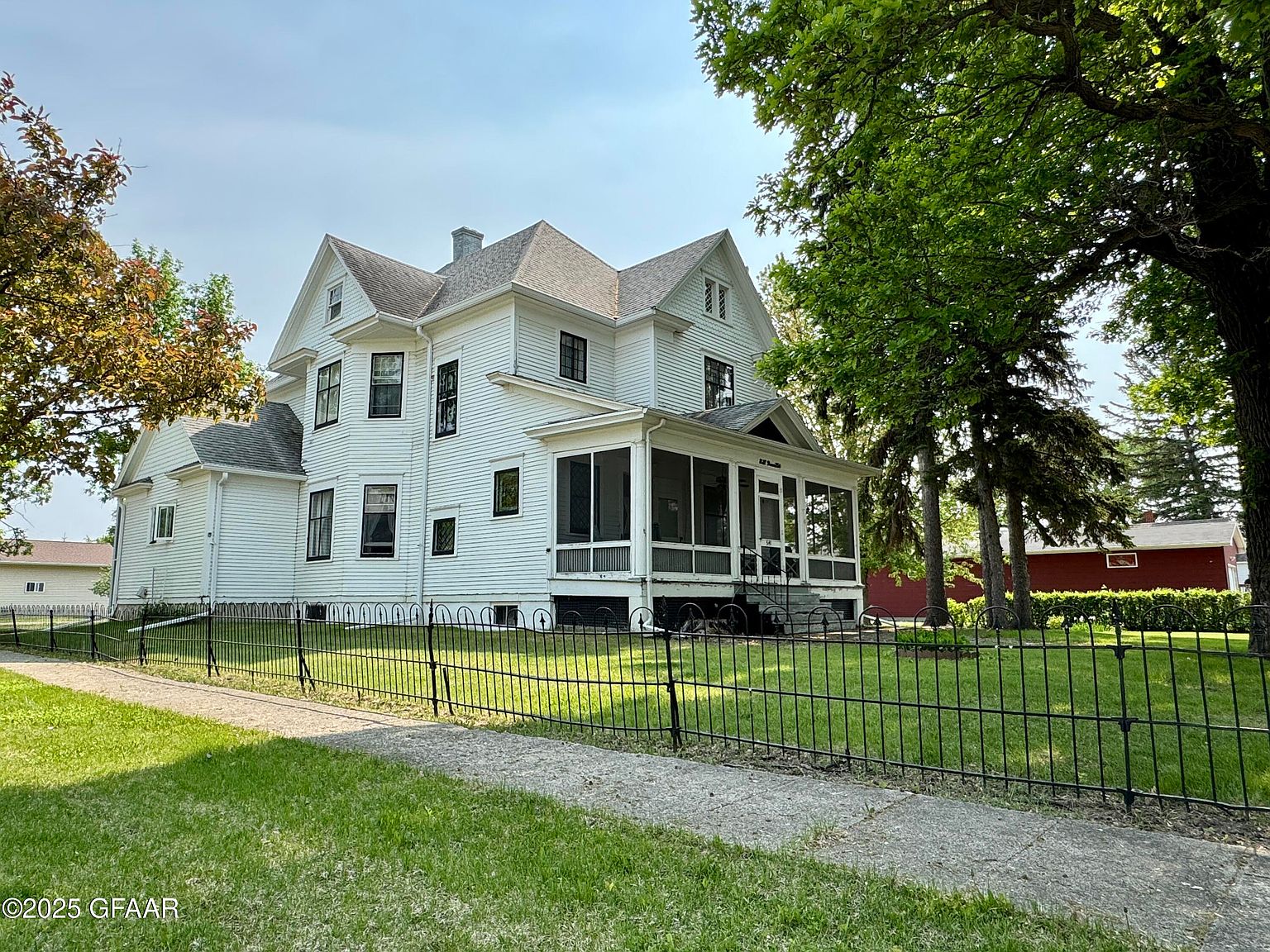 541 E 5th St, Neche, ND 58265 | MLS #25-810 | Zillow