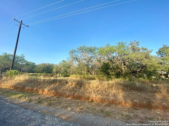 1065 Old Adams Ln, Pleasanton, TX 78064 | MLS #1703553 | Zillow