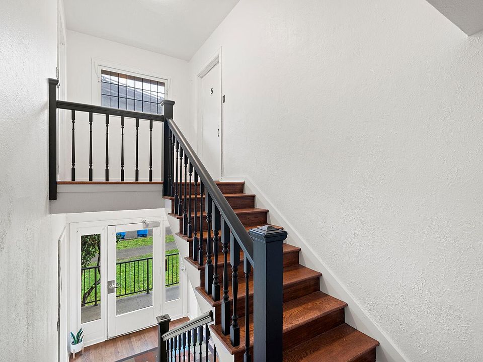 2923 Franklin Ave E #2F, Seattle, WA 98102 | Zillow