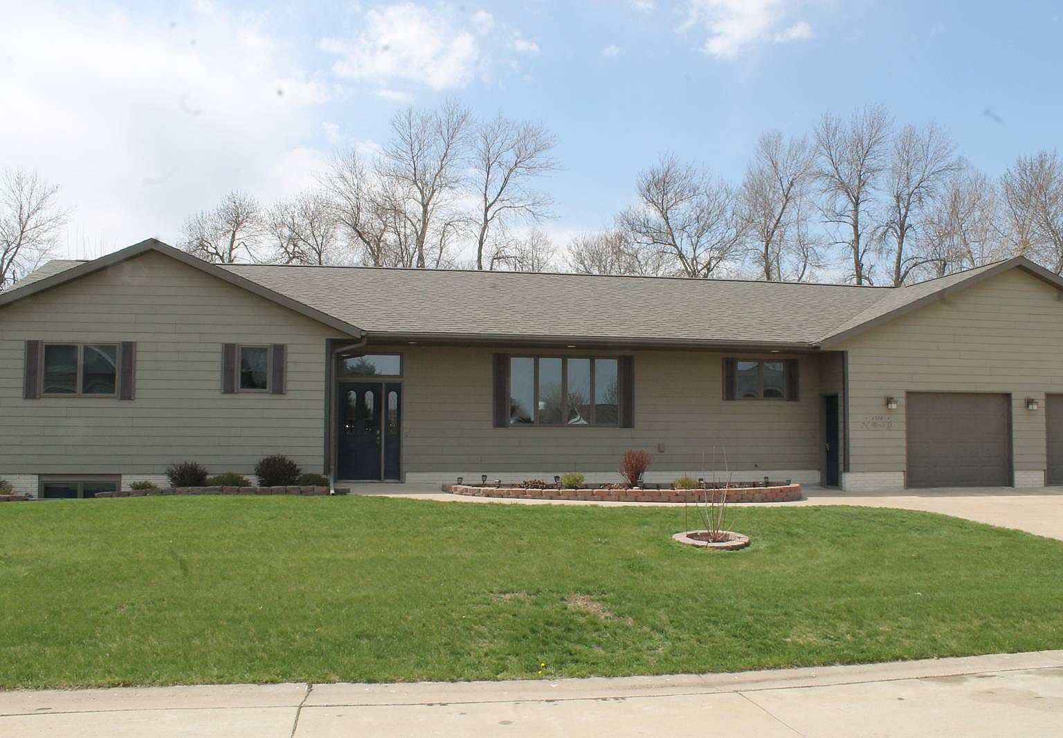 104 N Birch St, George, IA 51237 | MLS #11272261 | Zillow