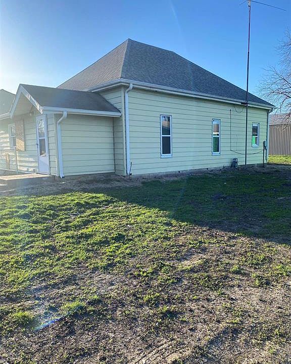 306 6th St, Elliott, IA 51532 | Zillow