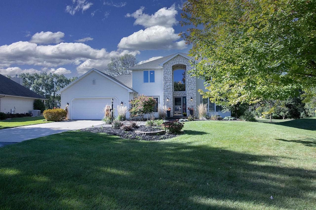 W2505 FIELDSIDE COURT, Appleton, WI 54915 | Zillow