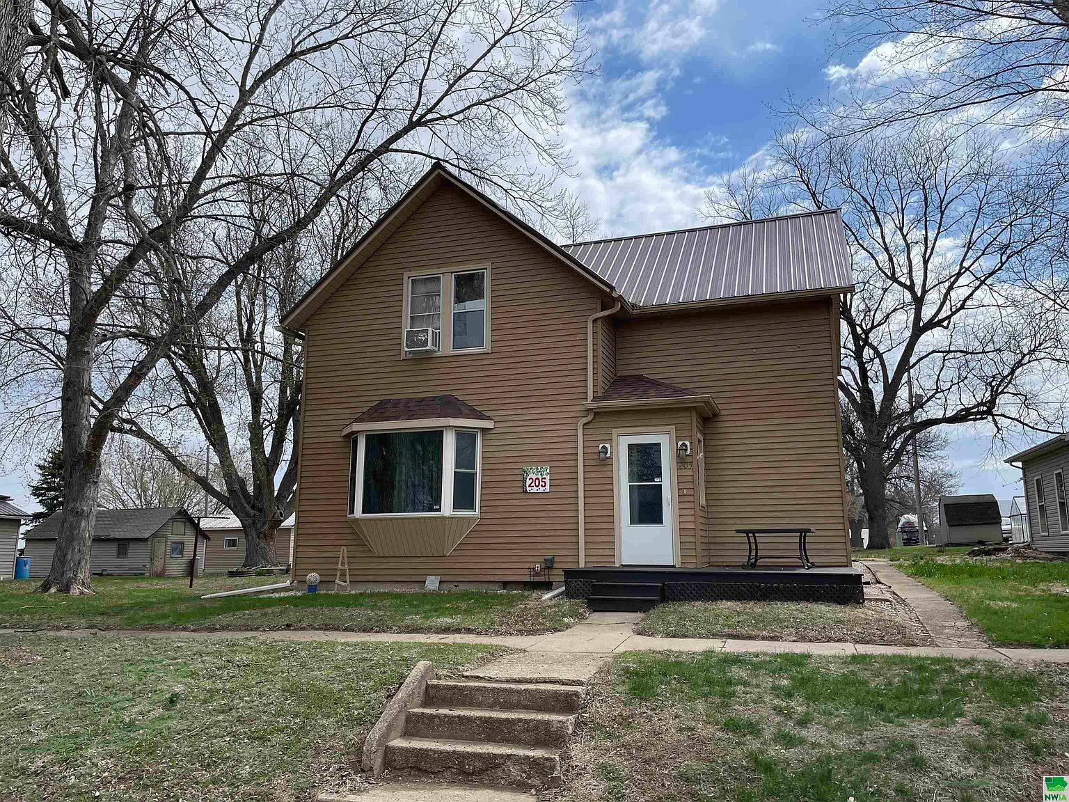 205 Elm St, Ireton, IA 51027 | Zillow