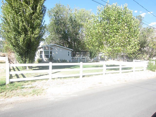 213 Mountain View Ave, Chalfant, CA 93514 | Zillow