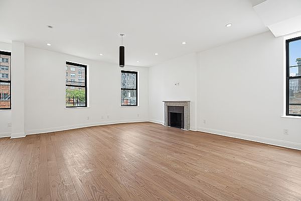 114 E 71st St APT 6E, New York, NY 10021 | Zillow
