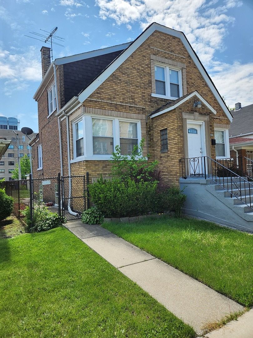 2321 E 92nd St, Chicago, IL 60617 | Zillow