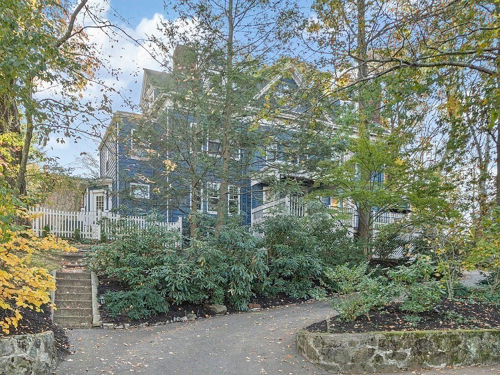 62 Clark Rd #1, Brookline, MA 02445 | MLS #73178116 | Zillow