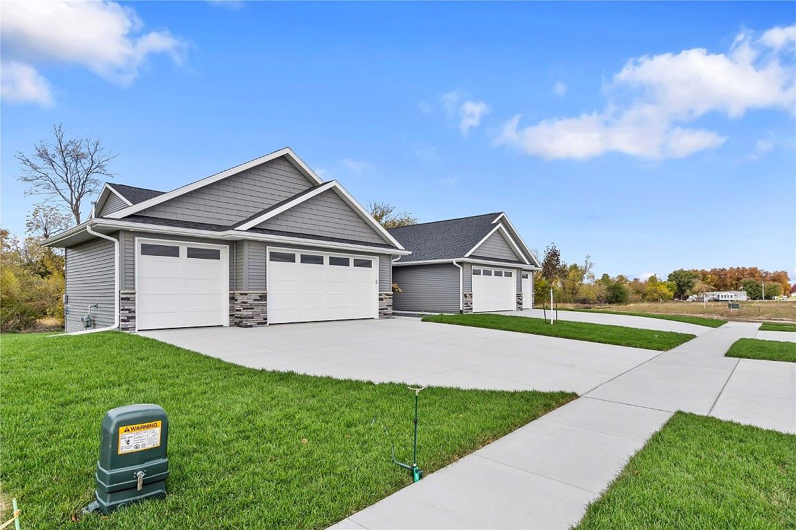 901 Miles St, Robins, IA 52328 | Zillow