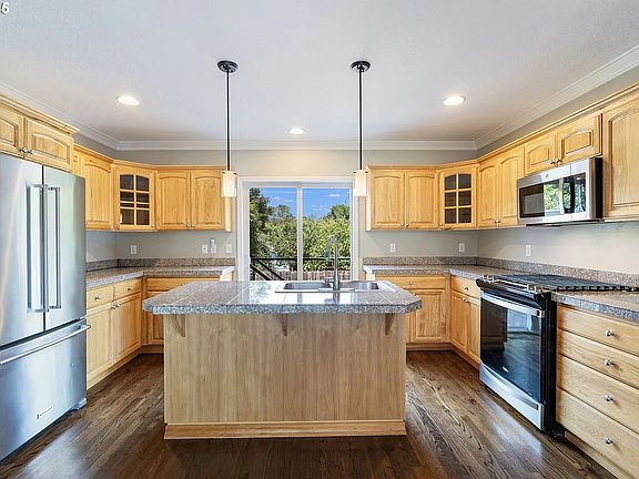 (Undisclosed Address), Portland, OR 97202 | Zillow