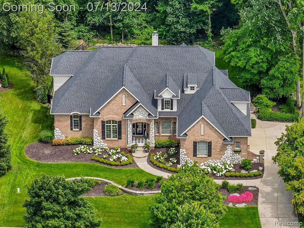 6956 Oakhurst Ridge Rd, Clarkston, MI 48348 | Zillow