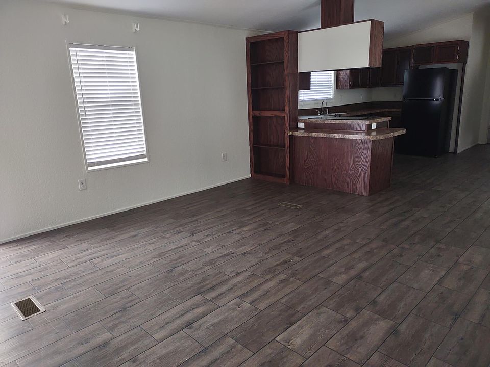 8671 SW Loop 410, San Antonio, TX 78242 | Zillow