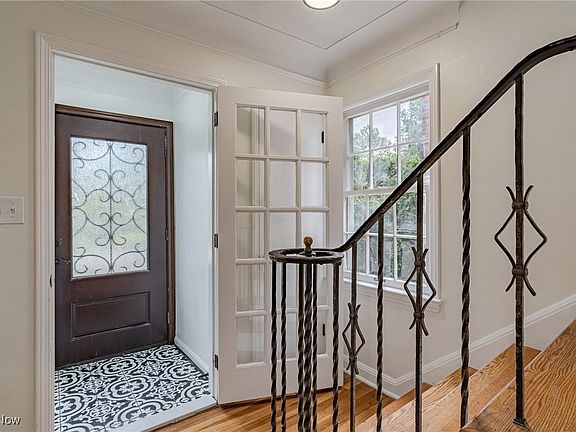 3886 Faversham Rd, University Heights, OH 44118 | MLS #5131904 | Zillow