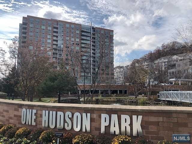 717 Hudson Park, Edgewater, NJ 07020 | Zillow