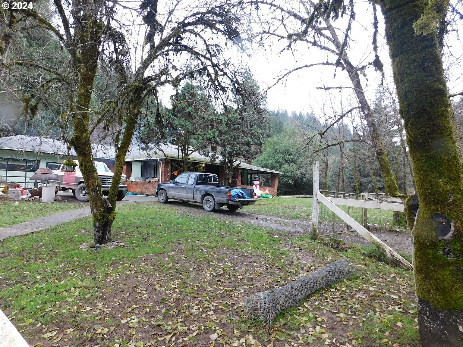 48368/43638 Dement Creek Rd, Broadbent, OR 97414 | Zillow