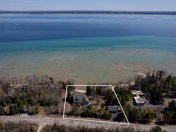 14088 Bluff Rd, Traverse City, MI 49686 | MLS #1932433 | Zillow