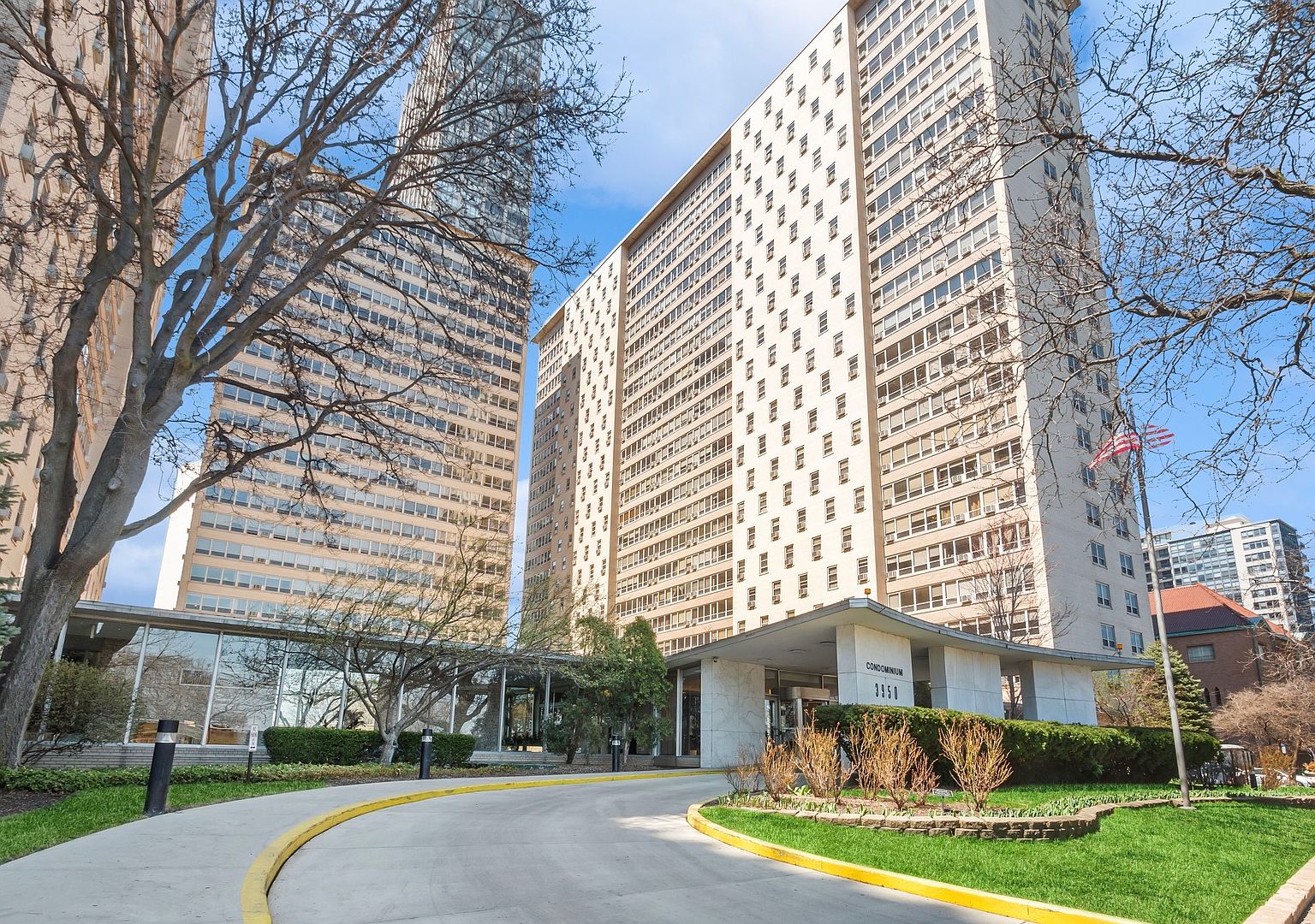 3950 N Lake Shore Dr APT 2002A, Chicago, IL 60613 | Zillow
