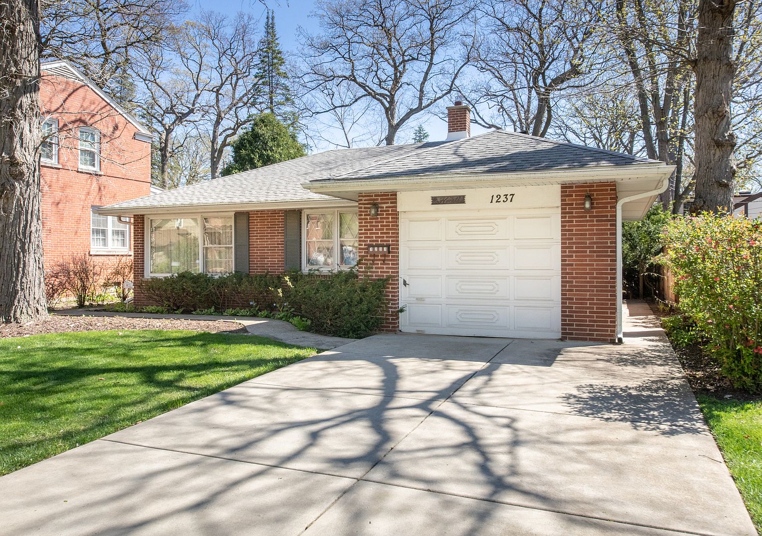 1237 S Western Ave, Park Ridge, IL 60068 | Zillow