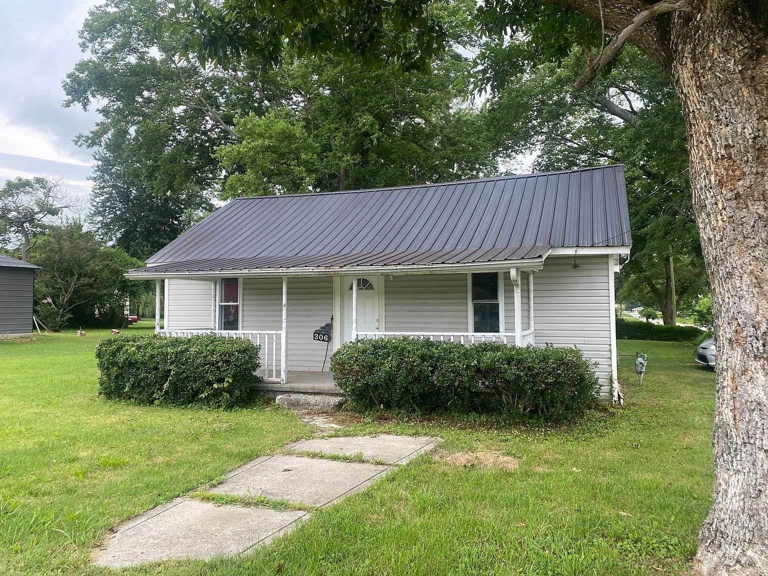 306 Front St, Guthrie, KY 42234 | Zillow