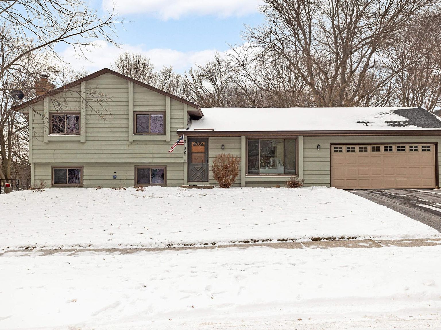 8120 137th St W, Apple Valley, MN 55124 | Zillow
