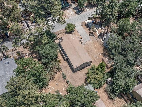 462 San Bernardino Dr, Sugarloaf, CA 92386 | MLS #32301097 | Zillow