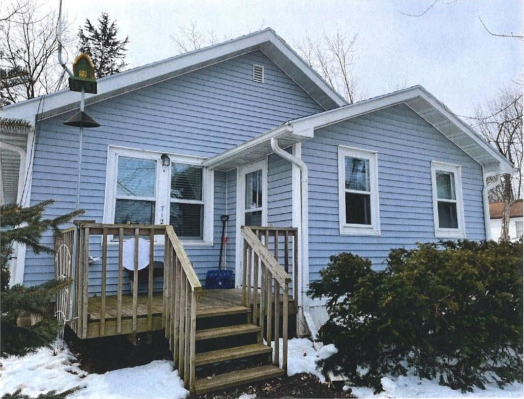 712 Tremont St, Mauston, WI 53948 | Zillow